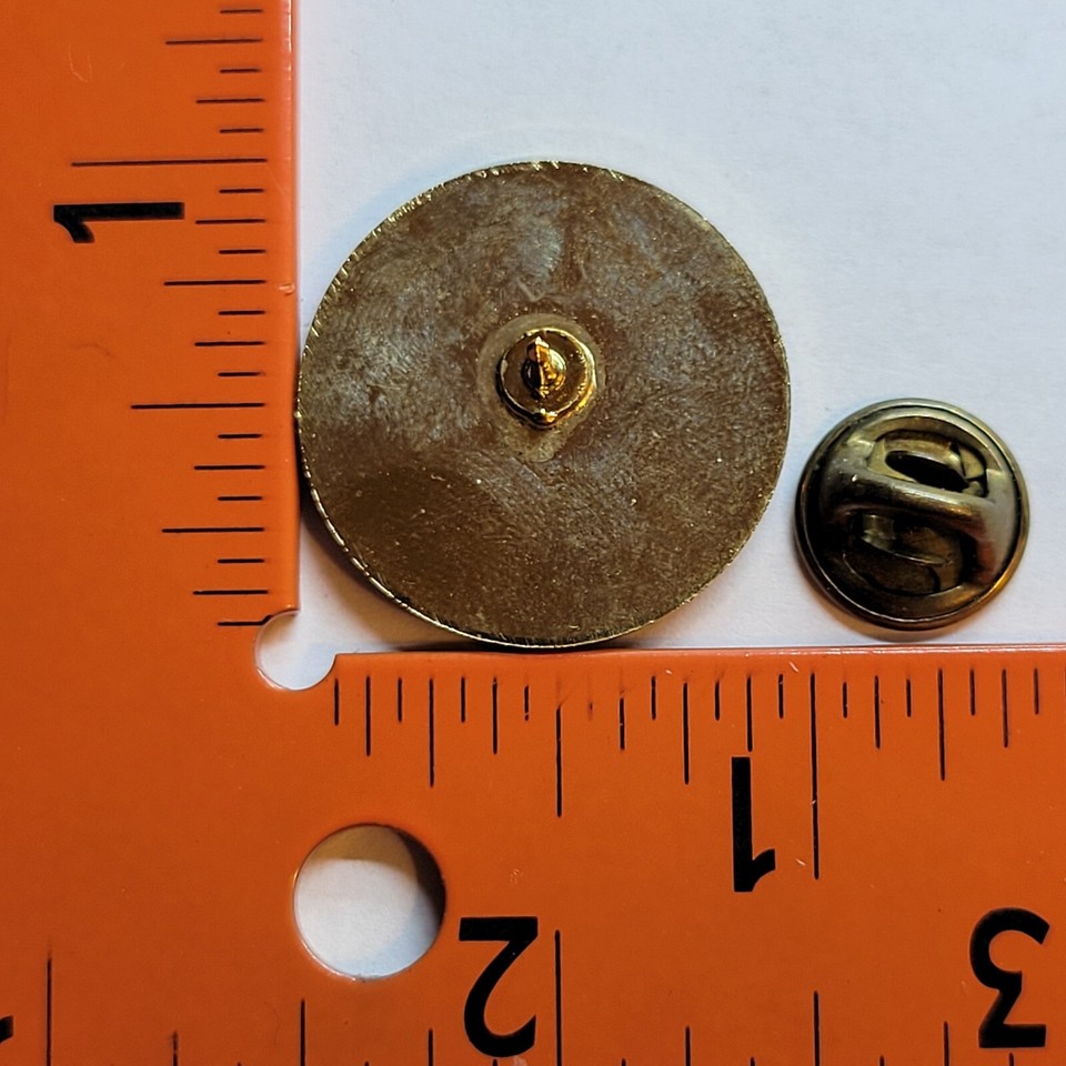 7-ELEVEN Customer Service Pin | eBay