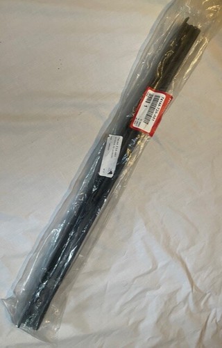 New Genuine Honda Front Right (Lower) Rubber 74144T2AA01 / 74144-T2A ...