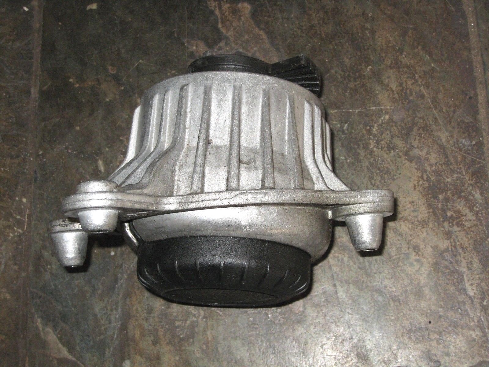 2016 2017 2018 MERCEDES C300 C350e ENGINE LEFT MOTOR MOUNT PART ...