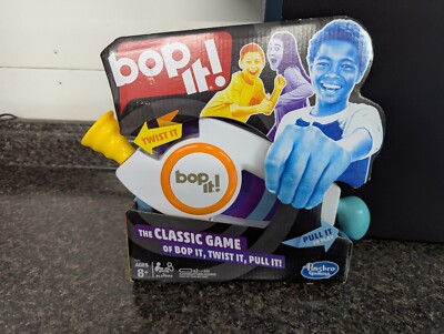 Hasbro Bop It Classic Bop It Twist Pull It Kids Electronic Party Fun ...