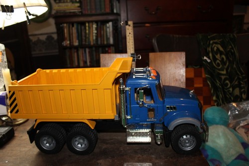 1/16 Bruder MACK Granite Dump Truck Construction Vehicle Huge 20-1/2" x ...