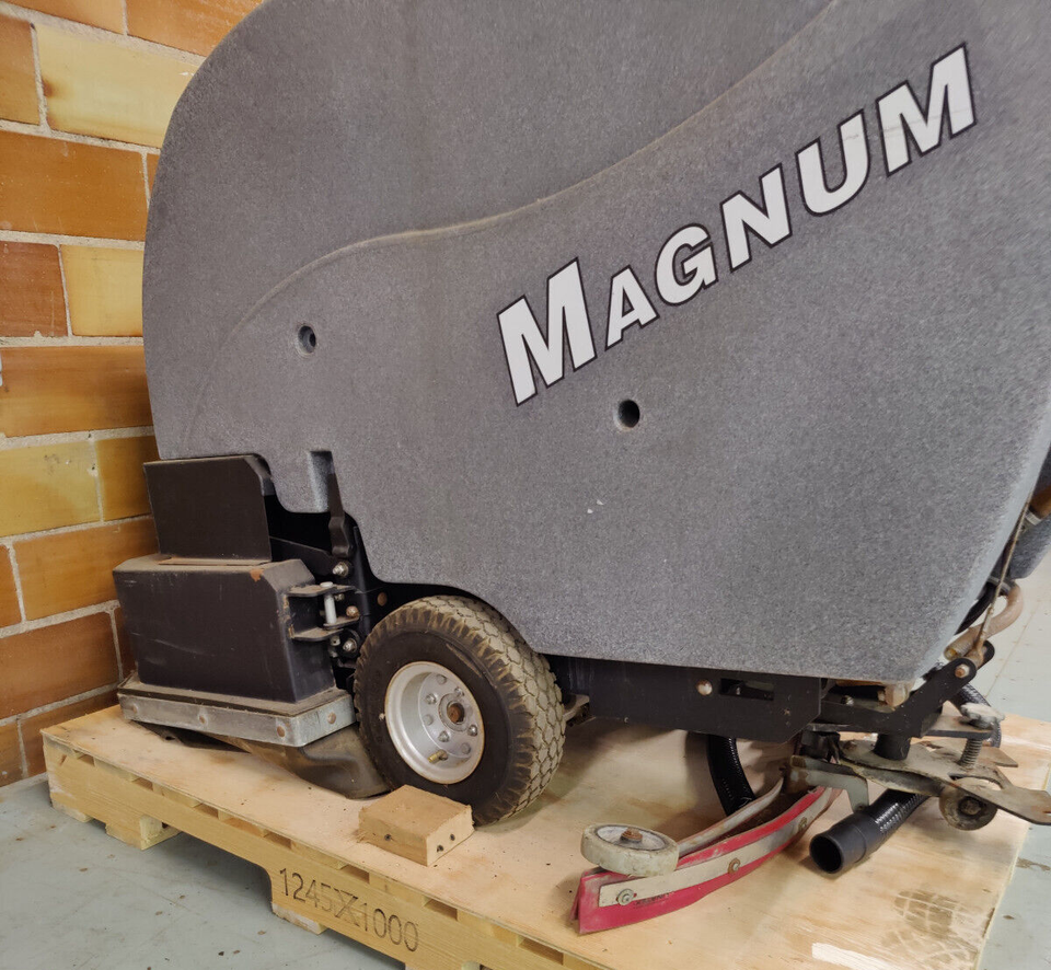 TOMCAT MAGNUM, Floor Scrubber, Industrial & Commercial Cleaning ...