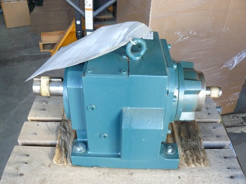 Dodge Quantis HB882SI112 In-Line Helical Gear Reducer 37.27:1 Ratio ...