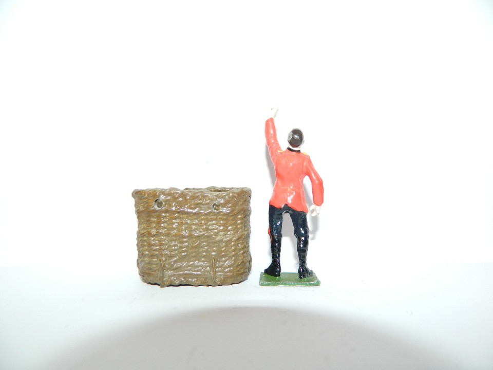 VINTAGE KINGCAST LEAD SOLDIER IN A HOT AIR BALLOON BASKET | eBay UK