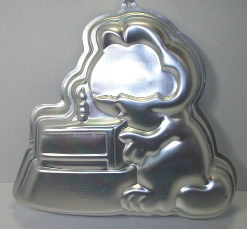 1978 Wilton Garfield cake pan 12" x 11" x 2" | eBay