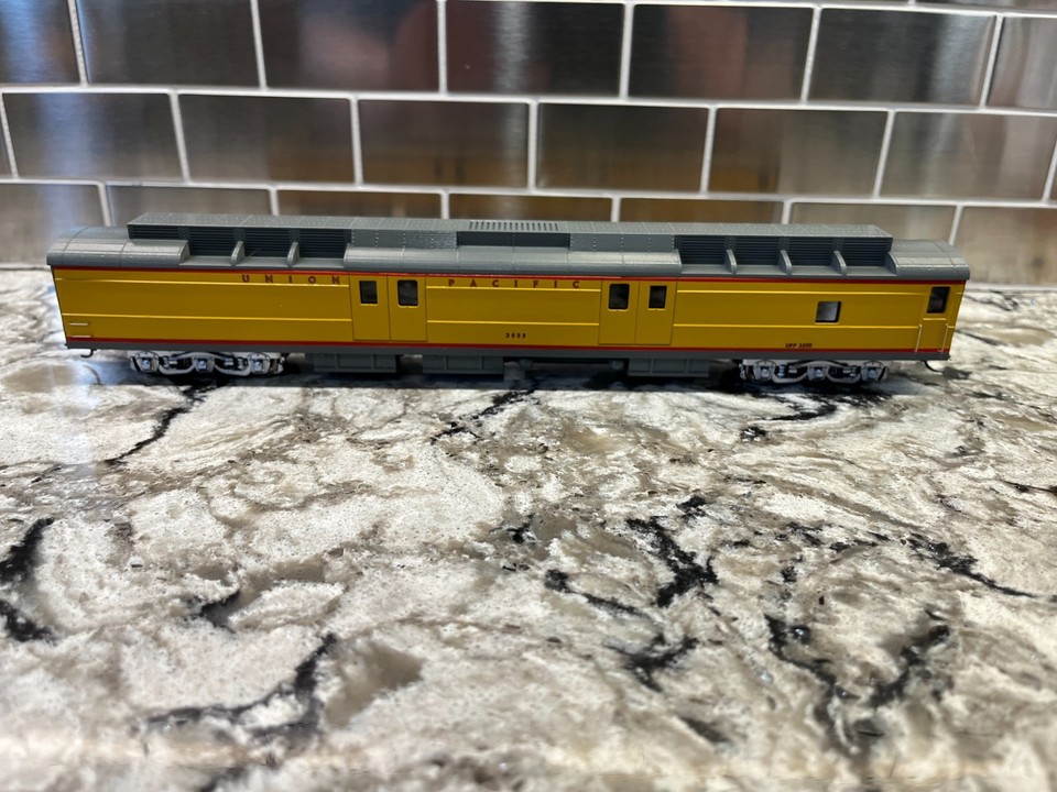 Custom UP Union Pacific 2055 Power Car Heritage HO 4014 Excursion Car ...
