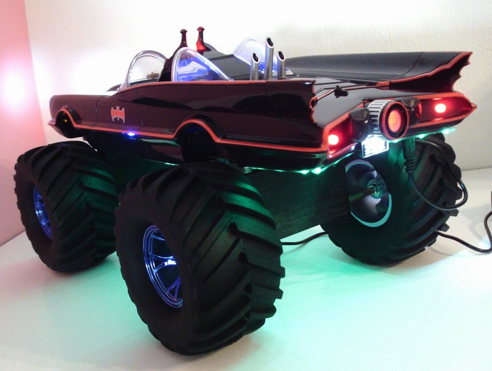 MATTEL TV CLASSICS 1966 BATMOBILE MONSTER CAR / ELEC, LIGHTS, SOUNDS ...
