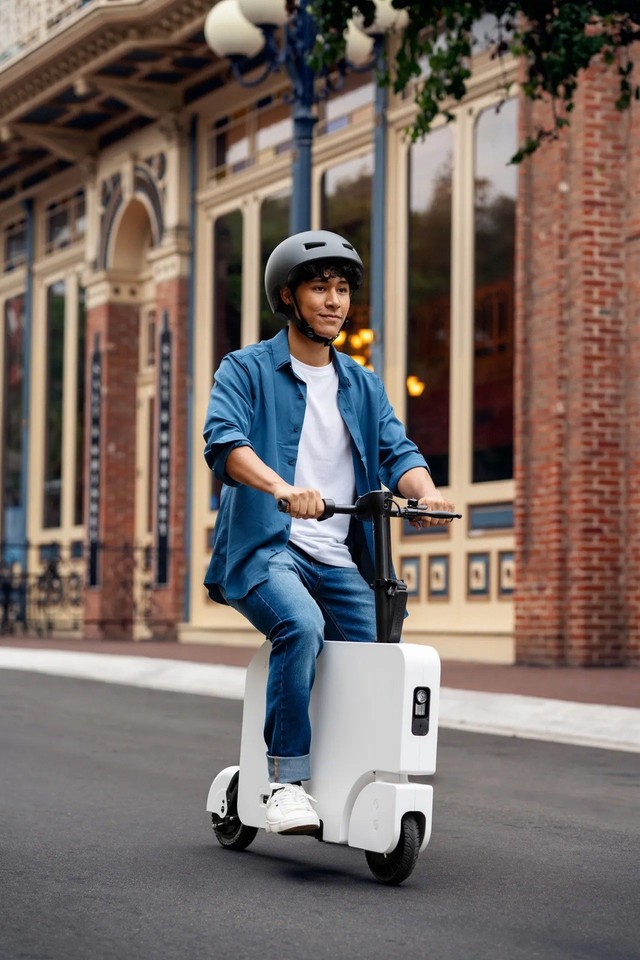BRAND NEW IN BOX HONDA MOTOCOMPACTO ELECTRIC FOLDABLE SCOOTER FAST SHIP ...