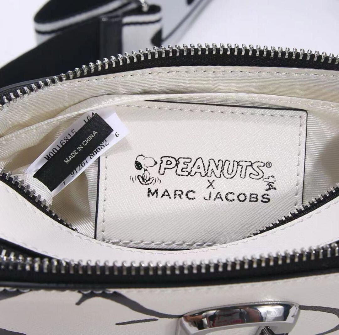 Marc Jacobs Peanuts Snoopy Collab Shoulder Crossbody Bag with Tag ...