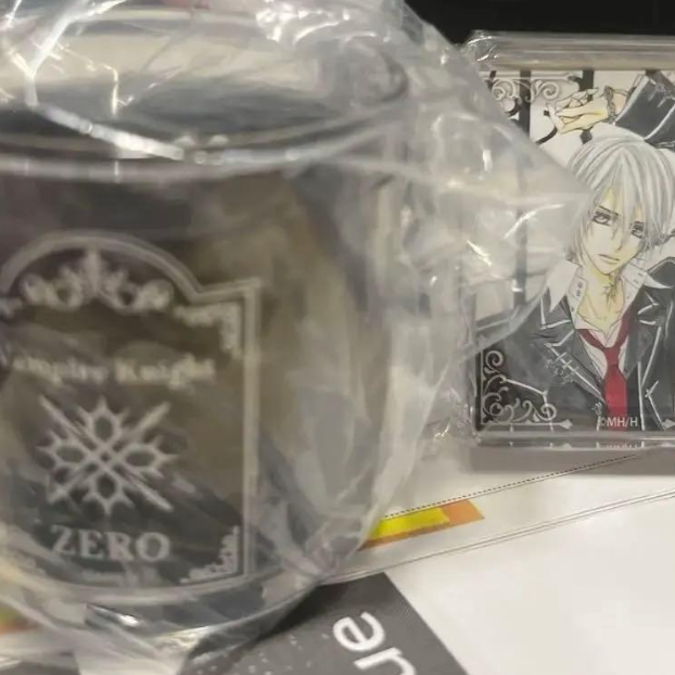 Vampire Knight Aromatherapy Candles With Acrylic Mascots, Zero Kiryu ...