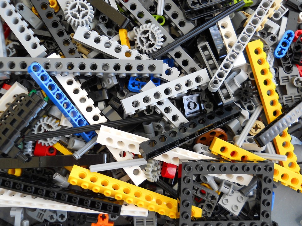 Lego Technic Lot of 100 Pieces Beams NXT Connectors Gears Axels ...