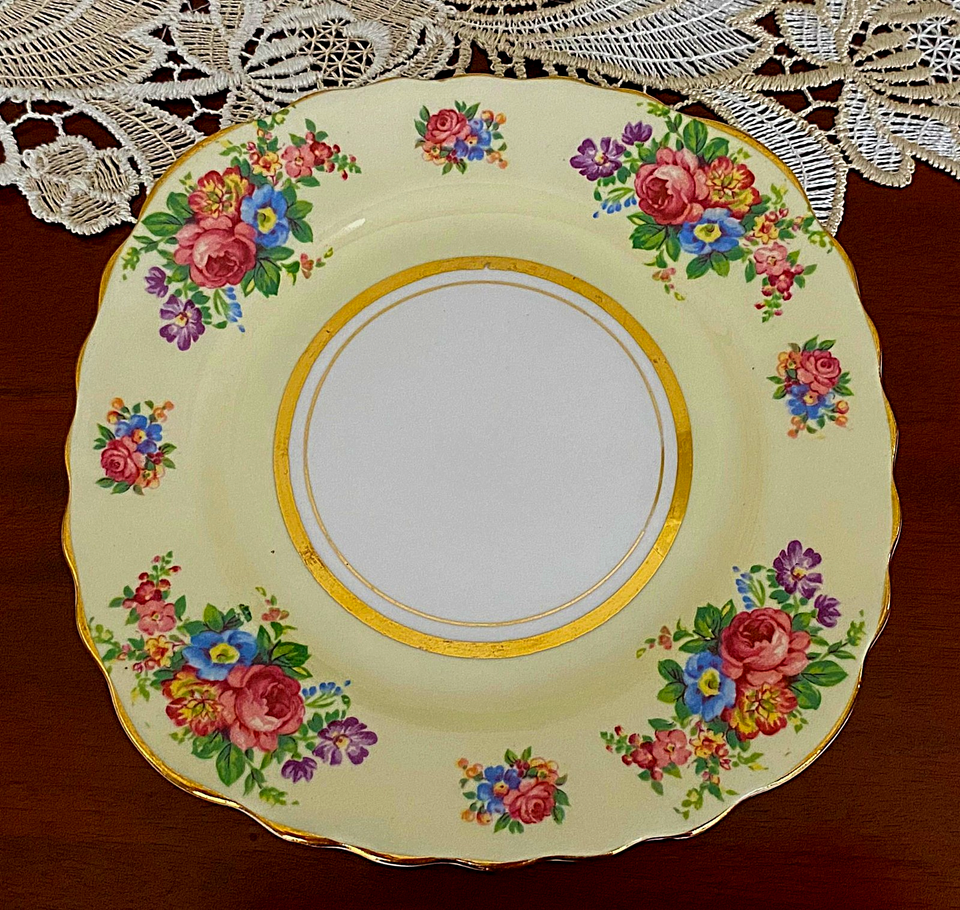 VINTAGE COLCLOUGH BONE CHINA ENGLAND YELLOW & FLORAL PATTERN TRIO C1945 ...