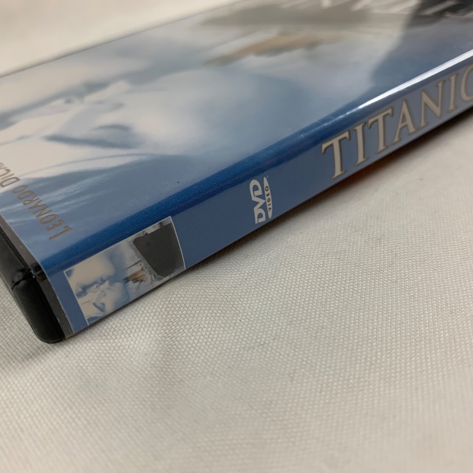 Titanic (1997) DVD by James Cameron; Leonardo DiCaprio, Kate Winslet ...