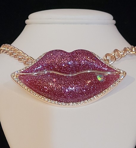 BIG BEAUTIFUL PUFFY ROSEY RED GLITTER LIPS WHIMSICAL VALENTINE Necklace ...