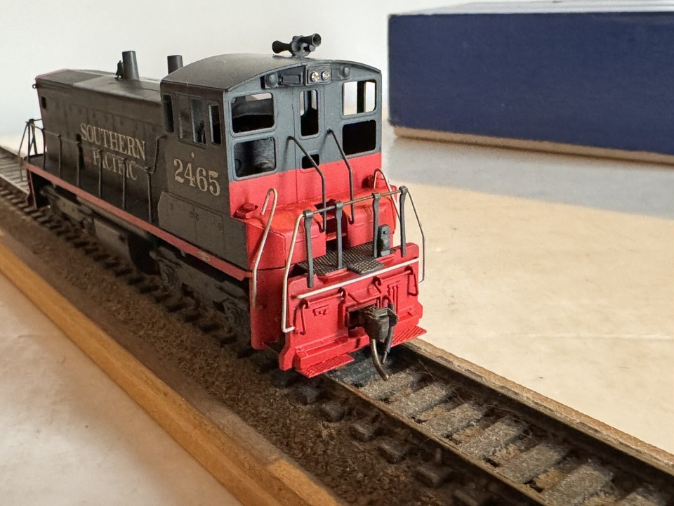 ALCO Models HO Train EMD SW-1500 Locomotive painted Southern Pacific ...