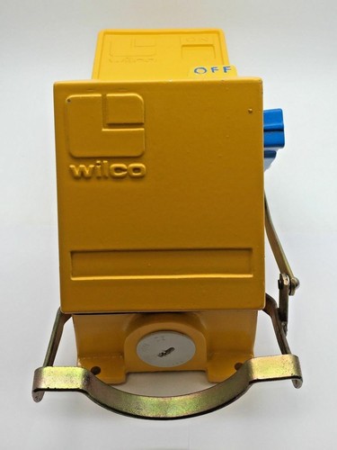 Clipsal Wilco WMC450 Switched Socket Outlet Metal Clad 4 Pin 500V 50A 3 ...