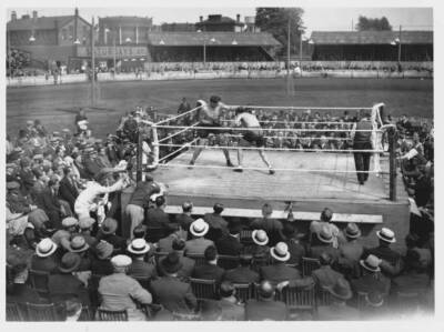 Fighters Jack Pettifer And Walter Neusel Battle It Out 1930s Boxing ...