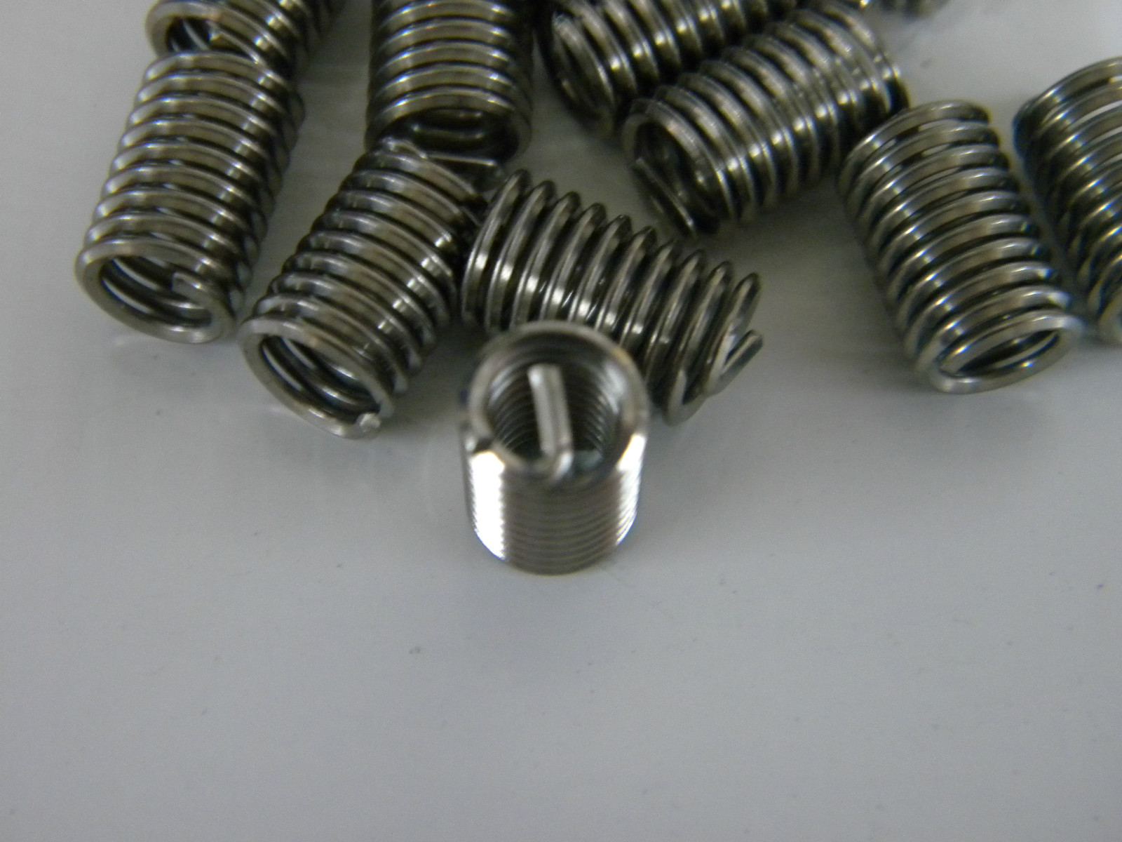 Holley QFT AED 26-3 .432 Long Holley Fuel Bowl Heil-Coil Inserts Kit ...