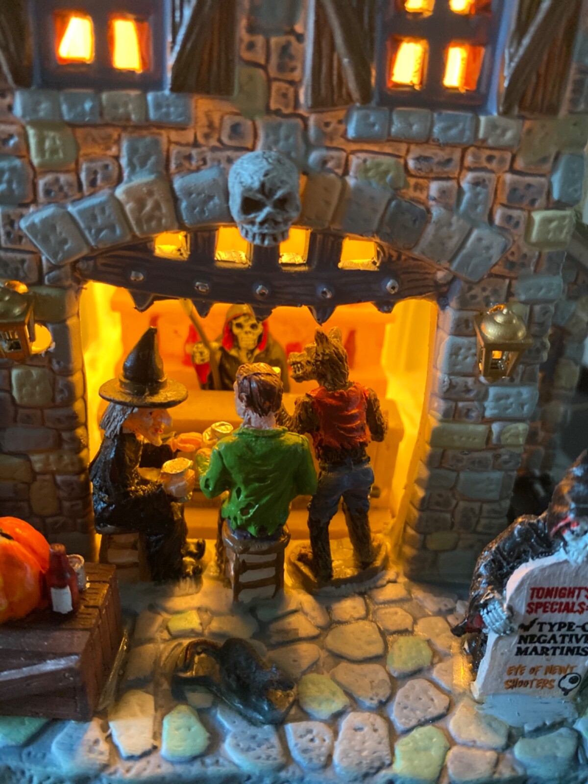 LEMAX Spooky Town Dingy Dungeon Pub - 05014 Retired and Rare lights ...