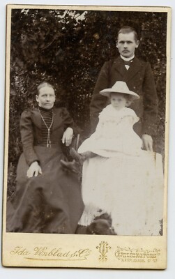 Woman, Man and Little Girl Vintage CDV Photo by Ida Vimblad , Helsinki ...