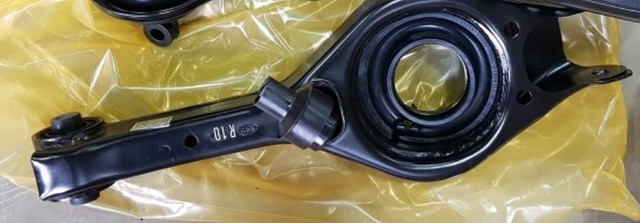 Hyundai OEM 10-14 Tucson Rear-lower Control Arm 552102S010 for sale ...
