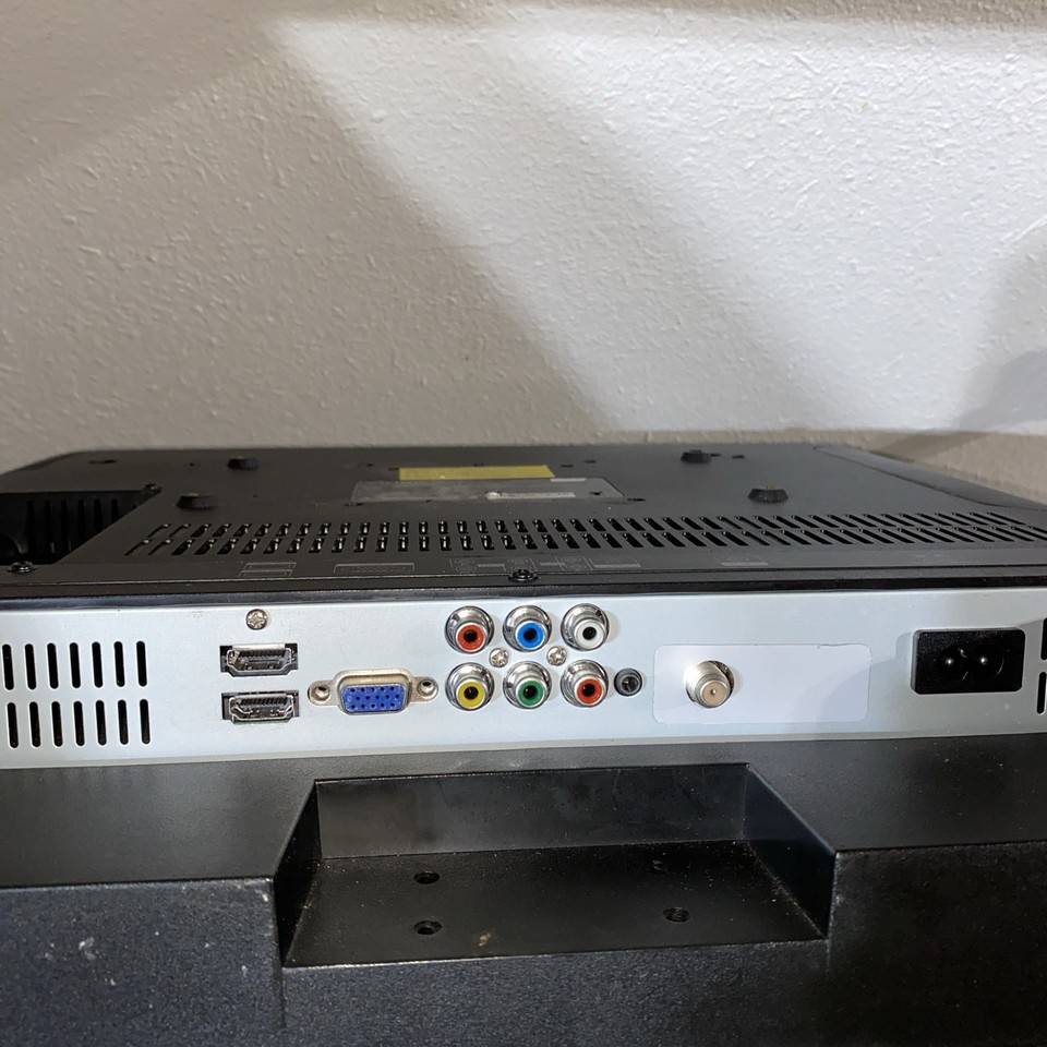 VIORE LC26VH56 - DVD, TV, Computer Monitor, HDMI, VGA- Works Good ...