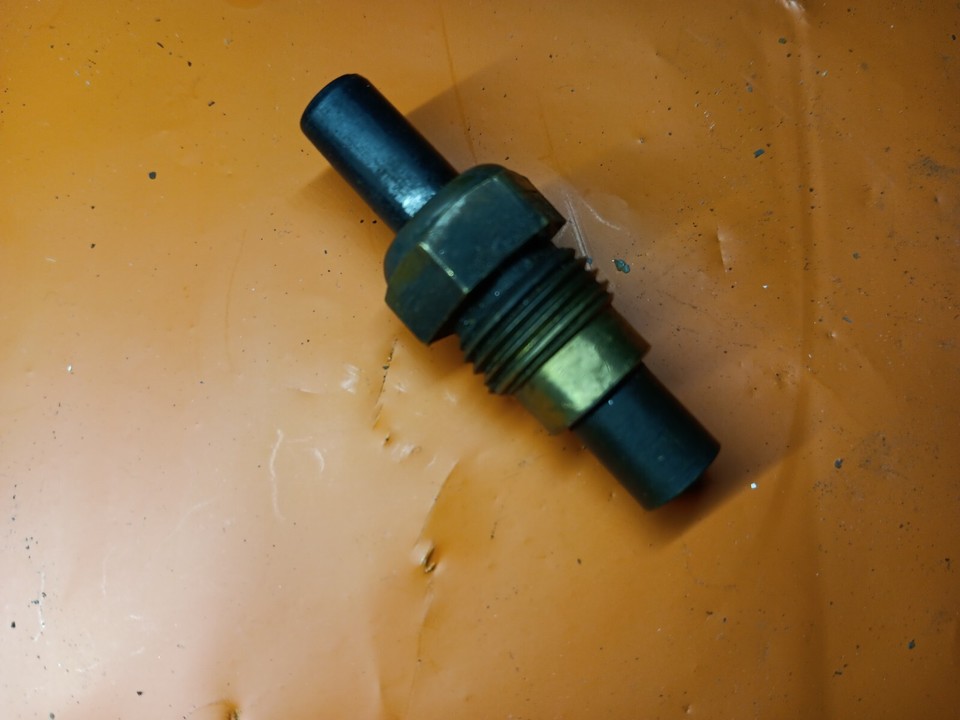 89-95 Toyota Pickup 4Runner 22RE Coolant Water Temp Sensor Temperature ...
