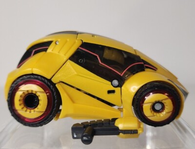 2011 Transformers Generations Cybertronian Bumblebee Deluxe Class ...