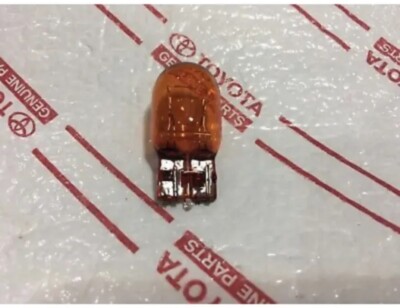 *NEW LEXUS CT200H LED HEADLIGHT INDICATOR AMBER BULB PASSENGER DRIVER ...
