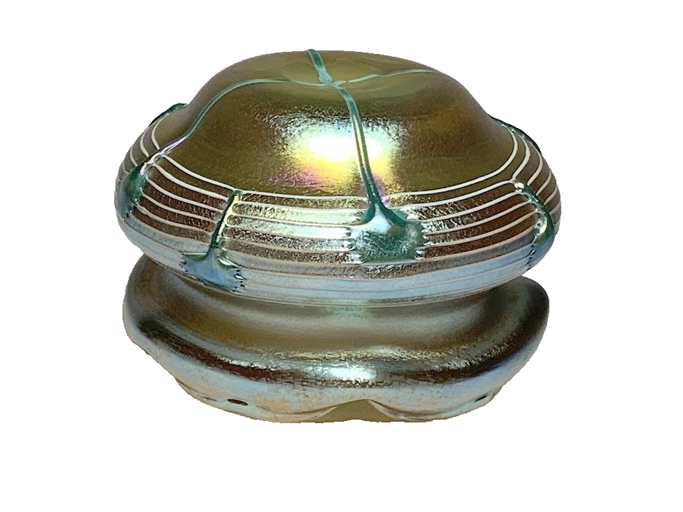 EARLY CORONA TIFFANY FAVRILE THREADED BLUISH GREEN LILY PAD VASE, EARLY ...