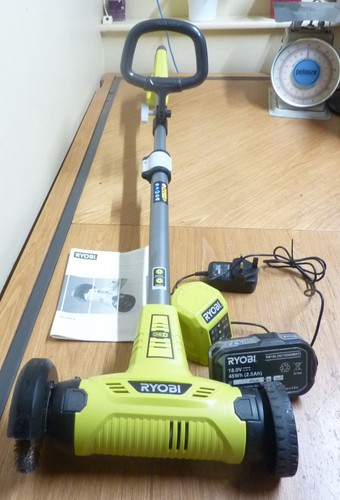 Ryobi RY18PCA 18V ONE+ Cordless Patio Cleaner with Scrubbing Brush ...
