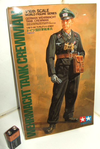 Tamiya 36301 German Wehrmacht Tank Crewman/Commander Model Kit in 1:16 ...