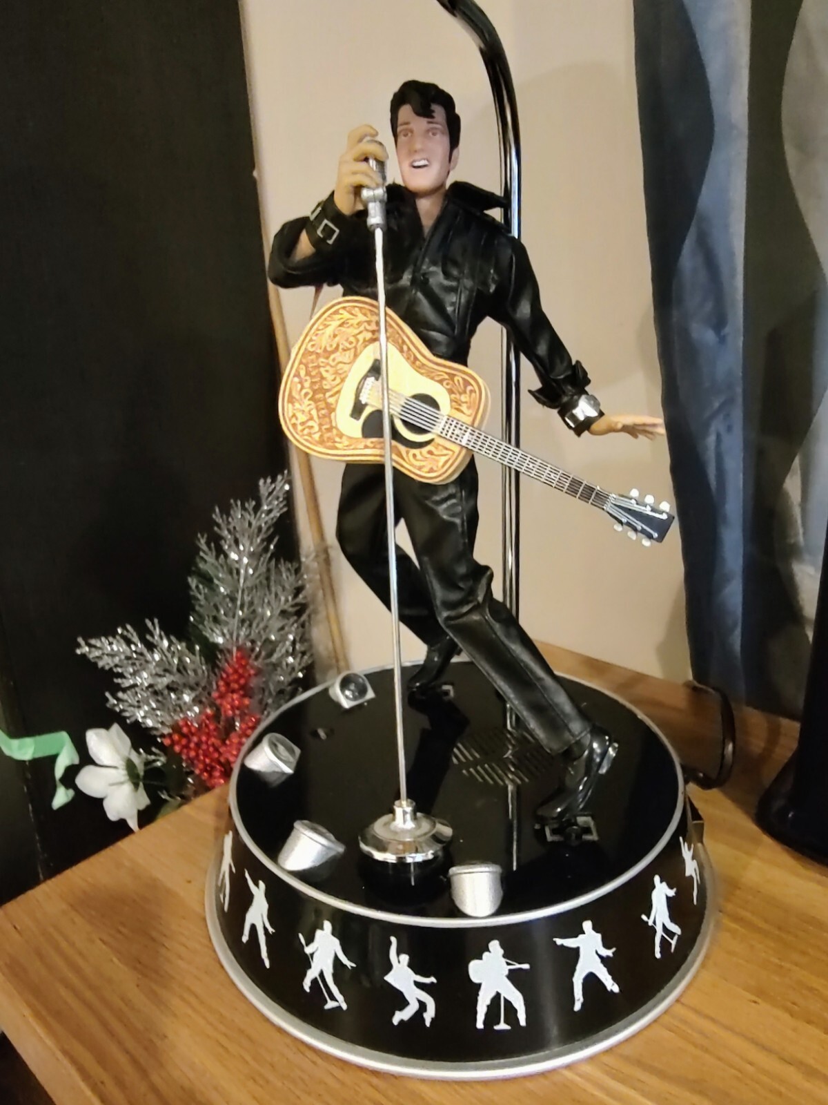 ELVIS PRESLEY (King Of Pop) RARE COLLECTIBLE ANIMATED LAMP (MINT ...