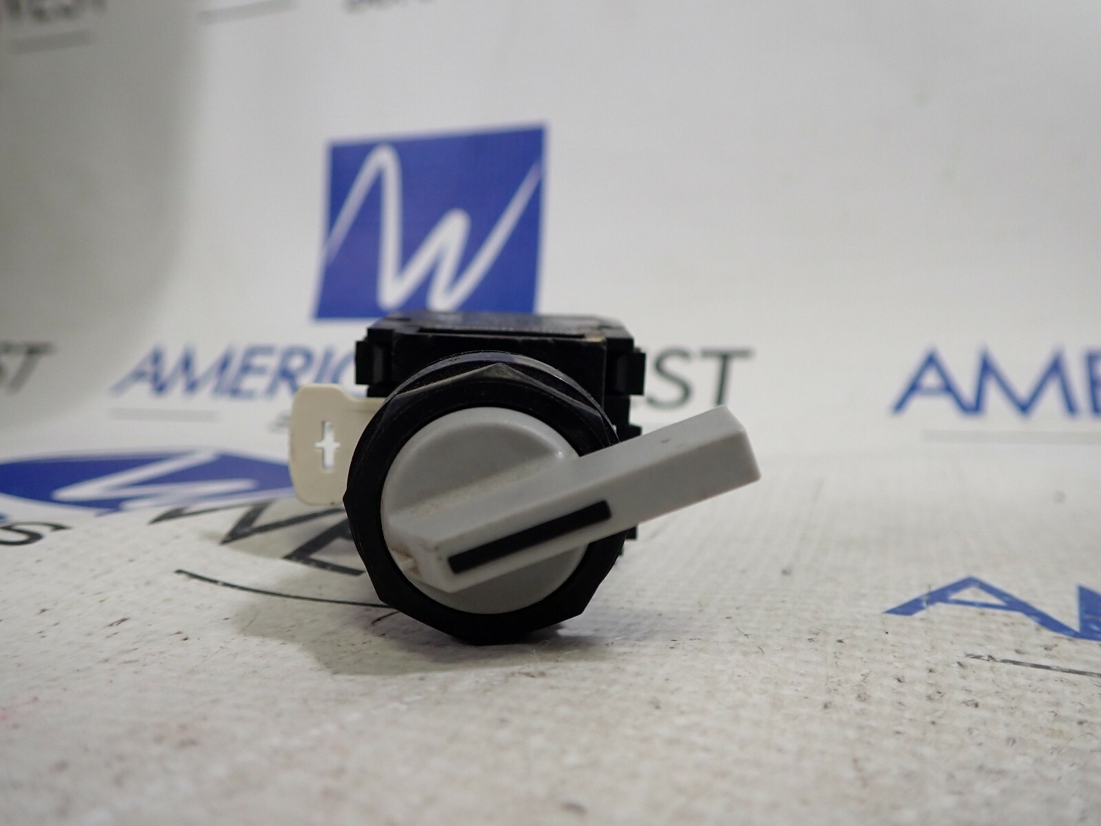 Cutler-Hammer E22B20 W/ E22B1 Ser. A1 2 Position Switch *USED | eBay