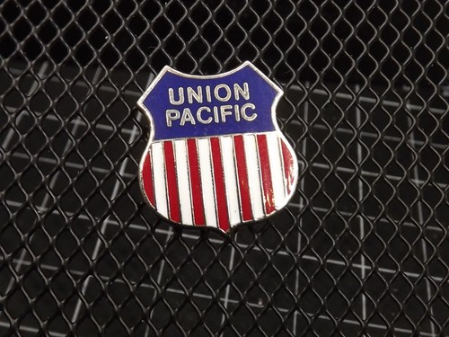"UNION PACIFIC" RAILROAD/TRAIN BRAND NEW Lapel Pin Enamel GUARANTEED ...