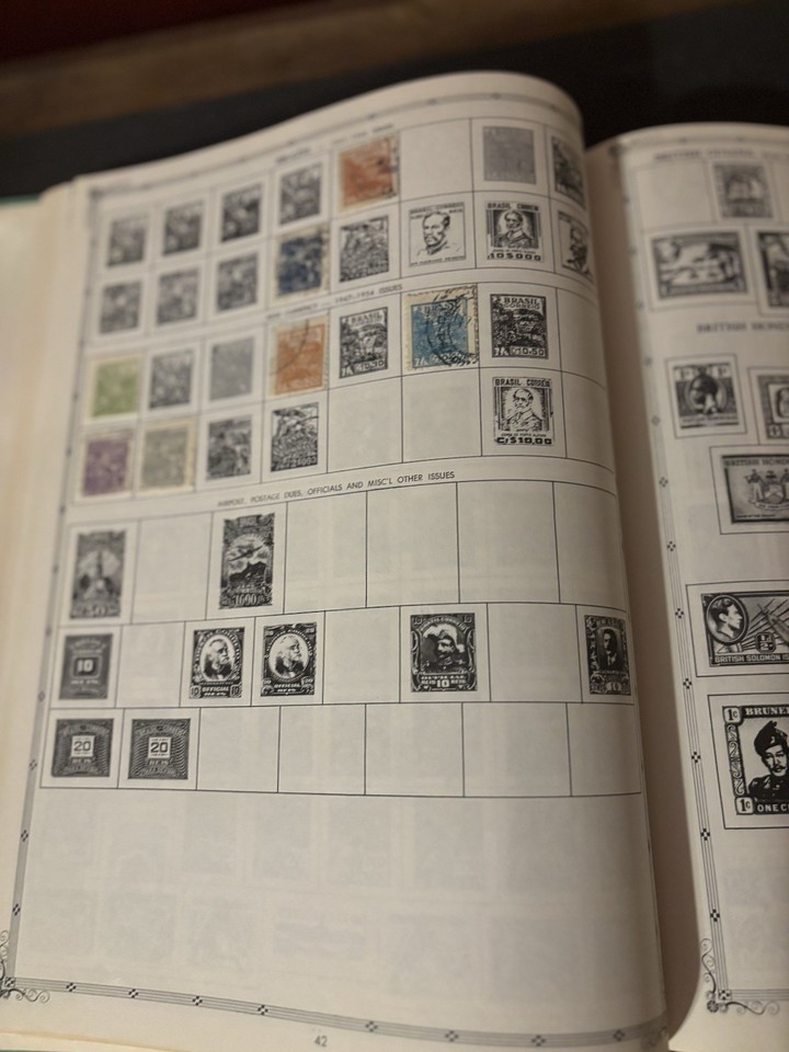 1960 Premier World Stamp Album Grossman w several dozen very old stamps ...