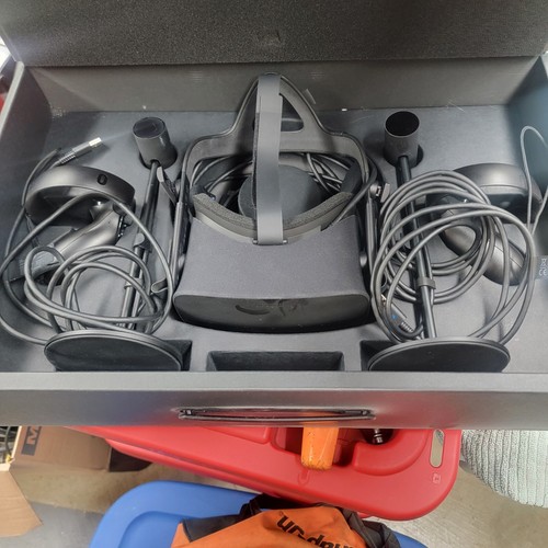 Oculus Rift CV1 PC VR Bundle Headset, Controllers, Sensors, Stand ...