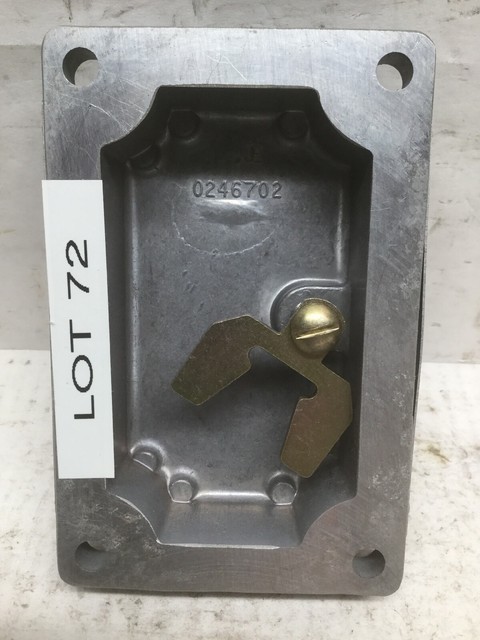 Hubbell Killark Xs-1c Tumbler Switch Cover With Device 1 Pole 20 Amp ...