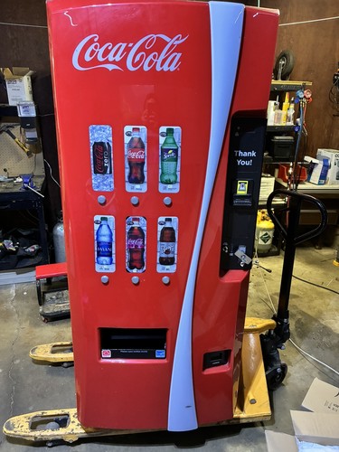 Royal 550 Coke Beverage Soda Drink Vending Machine EconoCool FREE ...