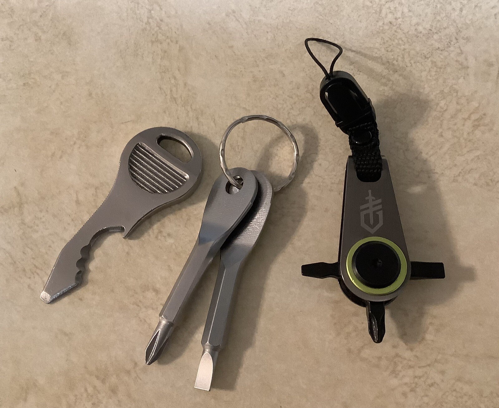 Gerber GDC Zip Screw Driver Multi Tool Zipper Pull & Nite Ize DoohicKey ...