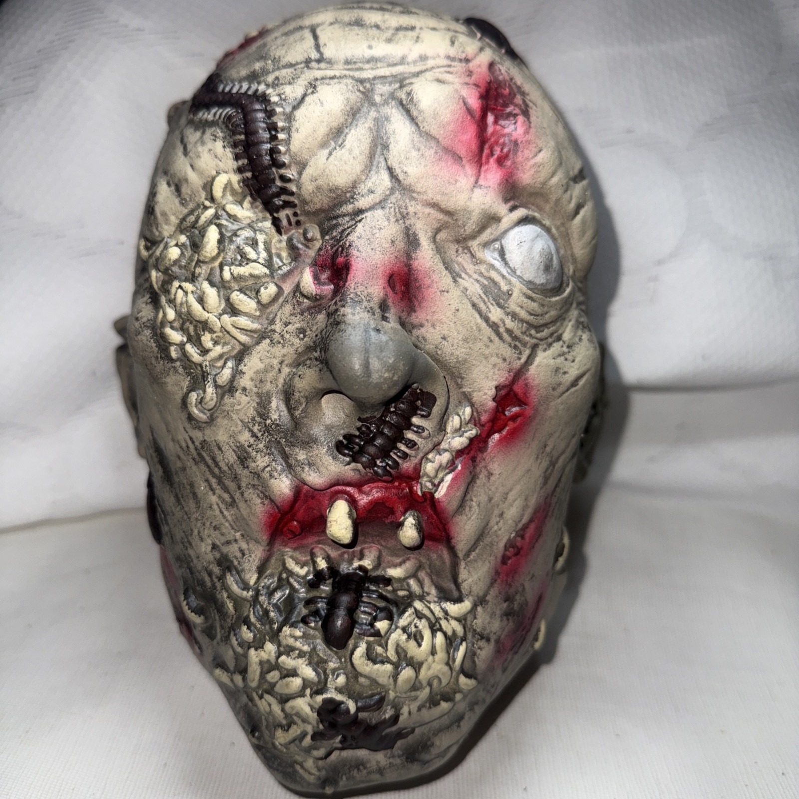 !Hanging Severed ZOMBIE Head Corpse Rotten Maggots Halloween Prop ...