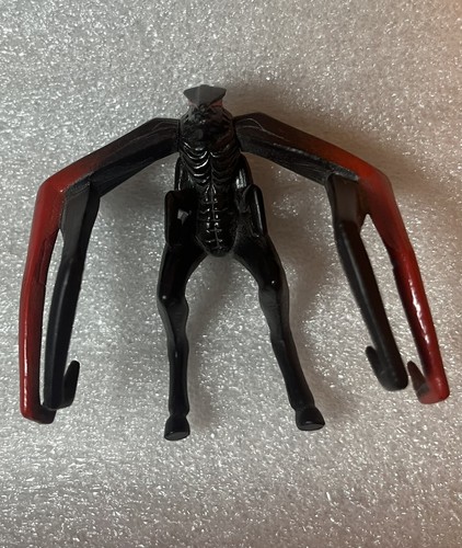 Female MUTO Bandai 3" mini figure Godzilla 2014 Legendary Monsterverse ...