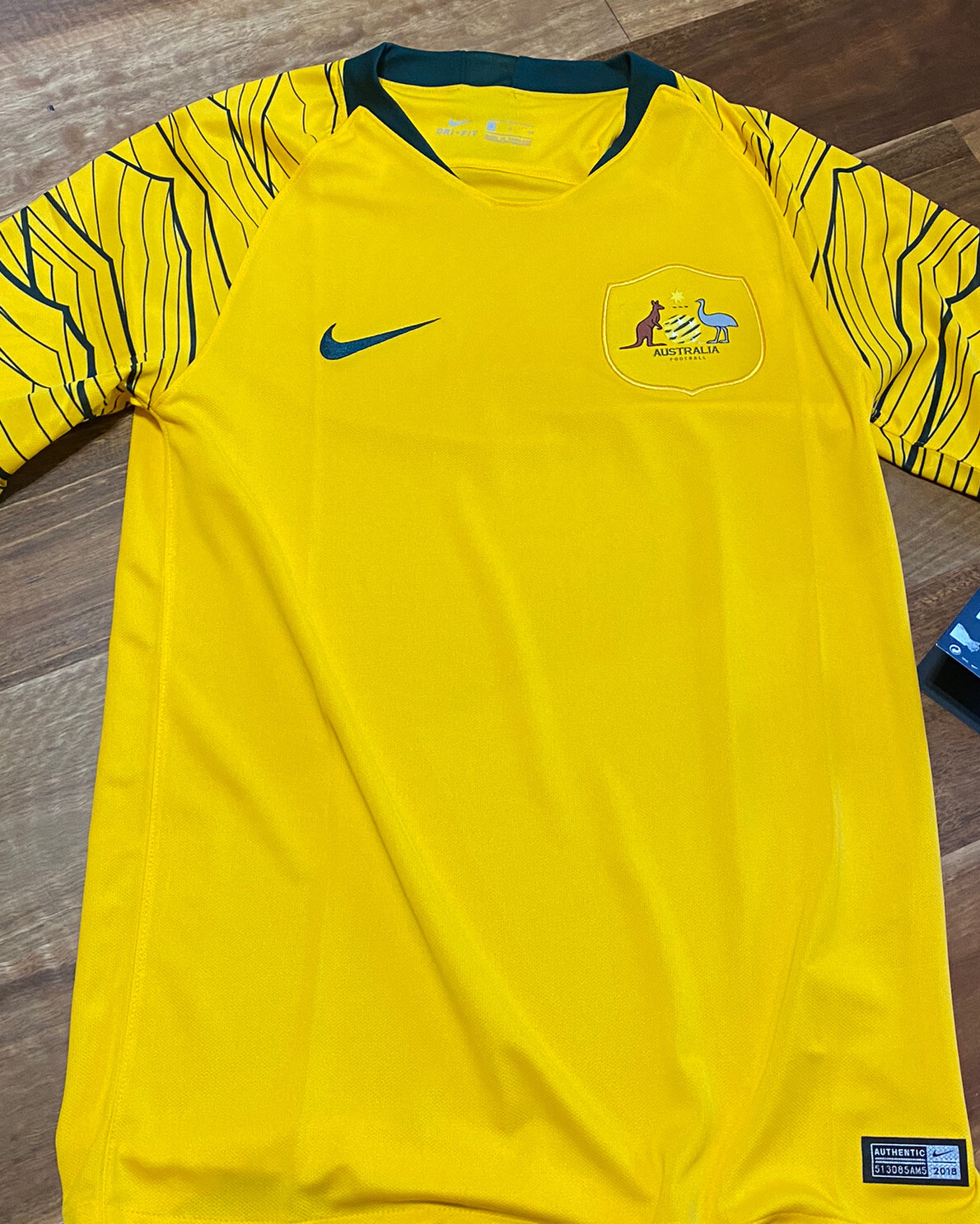 NEW Authentic Socceroos Australia Shirt Jersey NIKE Mens SMALL Matildas ...