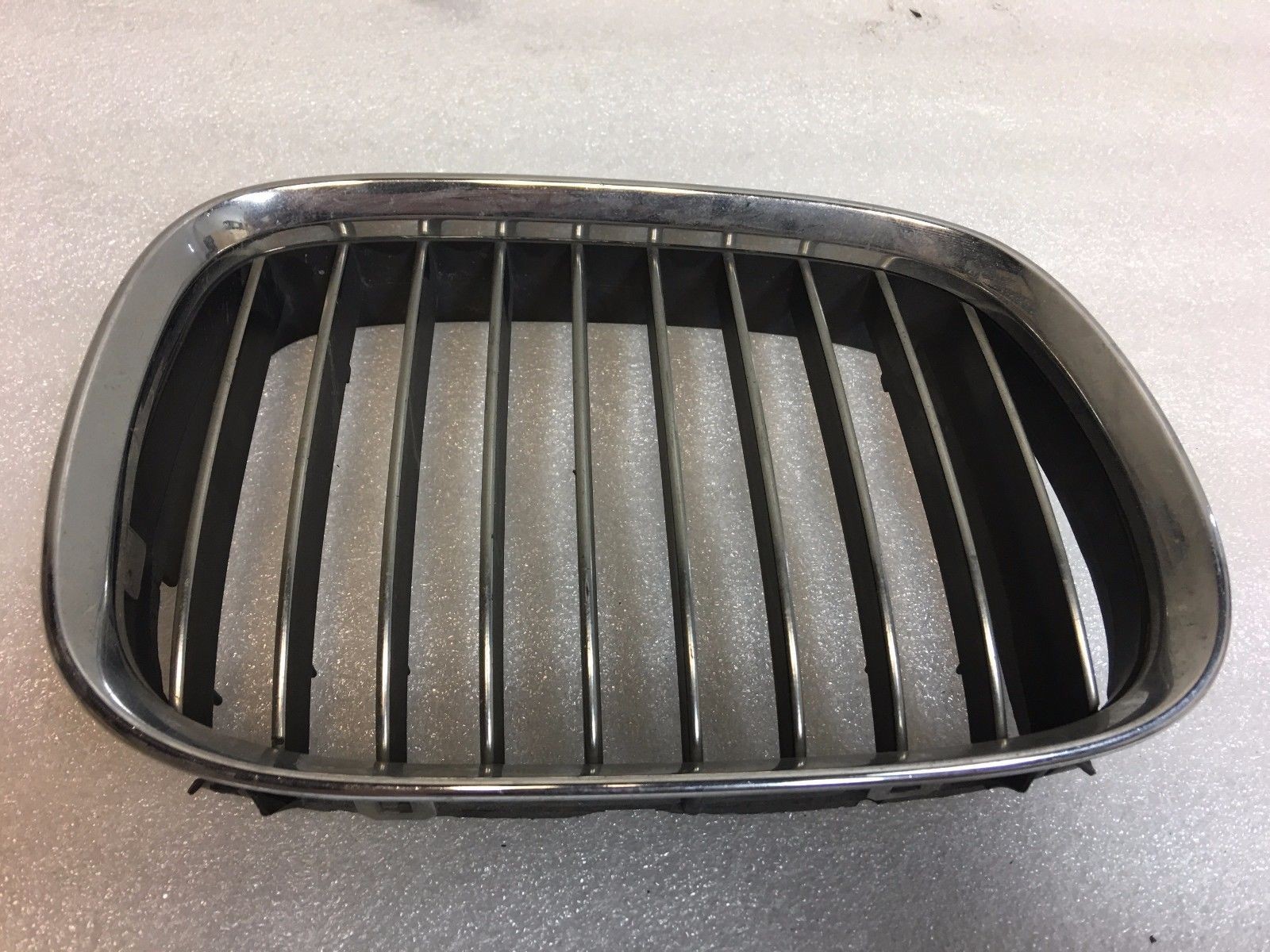 1998-2003 BMW E39 5 Series RH Grille Chrome w/Black Insert OEM 8159312 ...