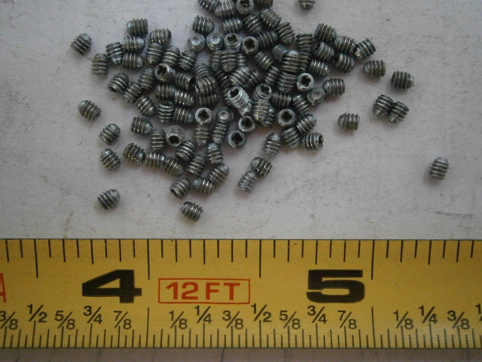 Set Screw 2/56 x 3/32 4 Spline Cup Point Alloy Steel Zinc Plated Lot of ...