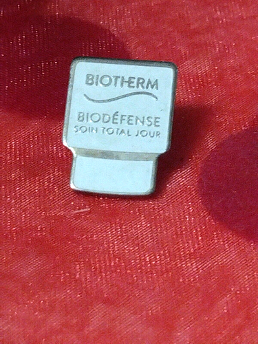 PINS PIN'S LAPEL PIN BADGE COLLECTION VINTAGE LOGO BIOTHERM BIODEFENSE ...