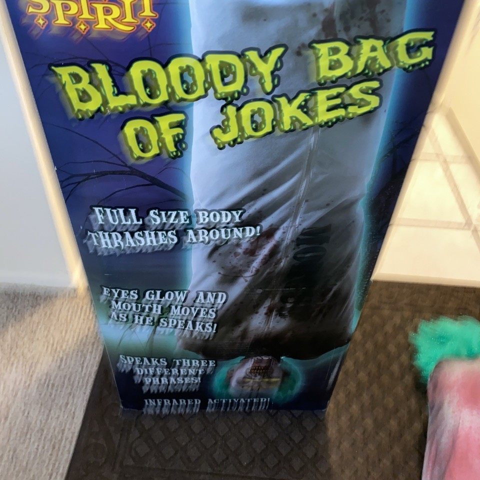 Halloween prop SPIRIT 2013 Animatronic Clown Prop Bloody Bag of Jokes ...