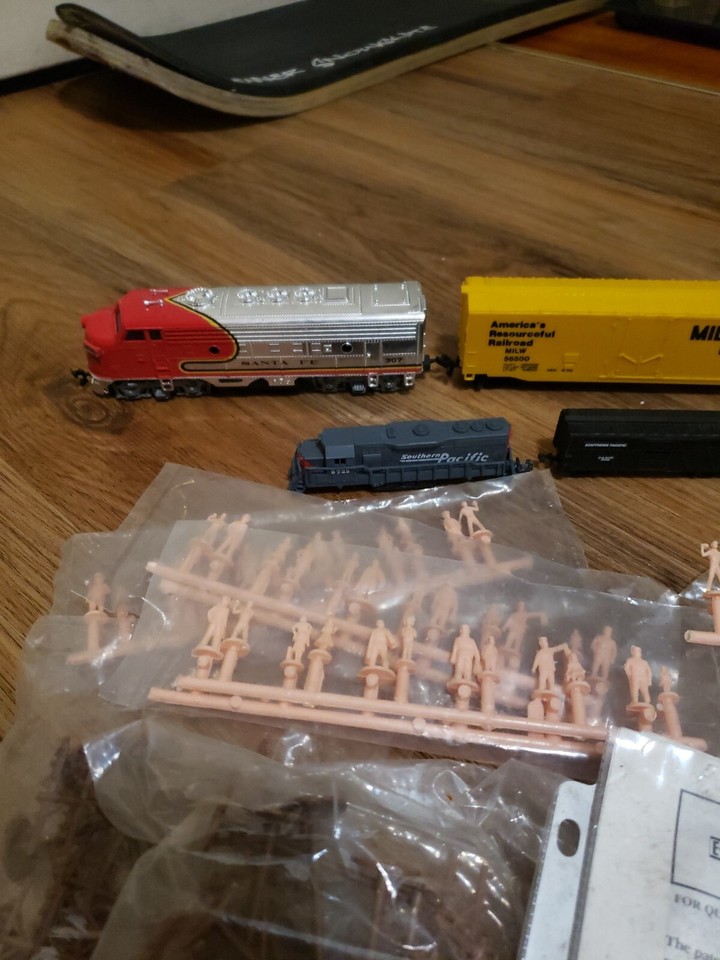 HO Scale Model Railroad Train Set LOT Bachmann EZ Track, Train ...