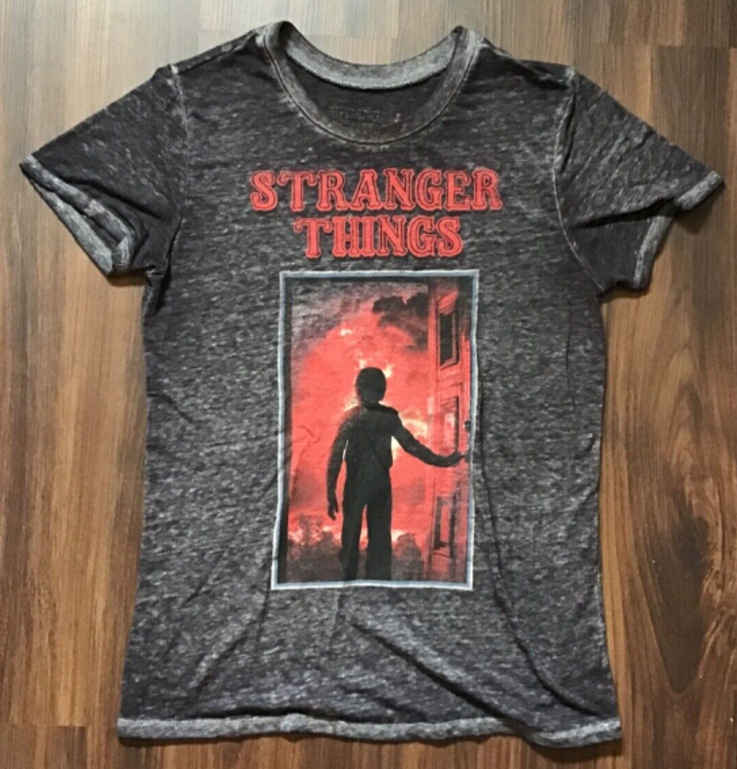 Stranger Things series show logo graphic shirt Youth L - Gem