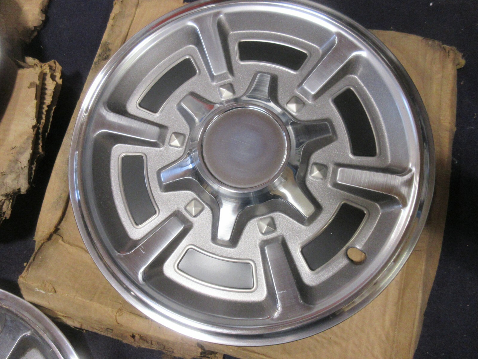 NOS GM 73-80 81-87 Chevy Truck K10 K5 Pickup Blazer Suburban Dlx ...